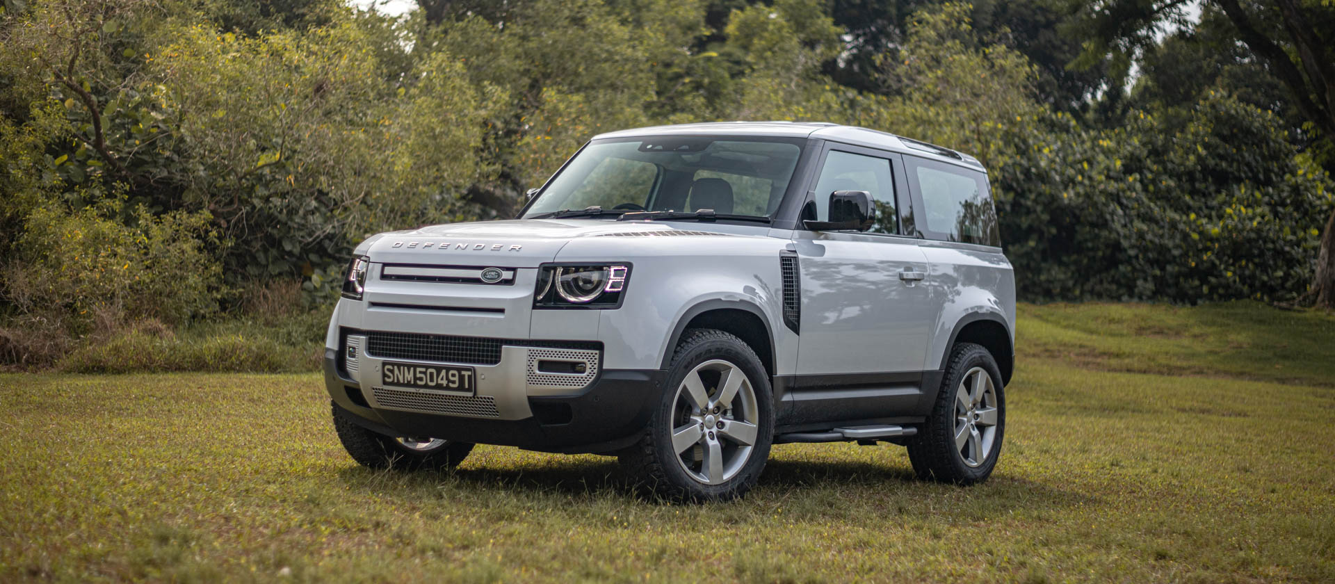 2023 Land Rover Defender 90 Review - A Worthy Successor to a Motoring ...